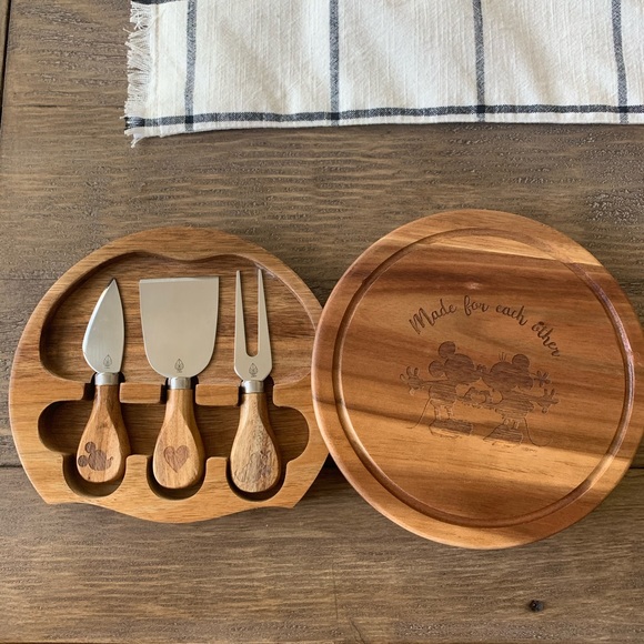 Disney | Dining | Disney Mickey And Minnie Mouse Cheese Board Set ...